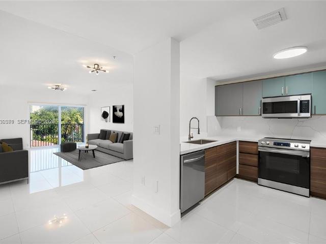 Luxury apartment complex for rent in Miami, United States