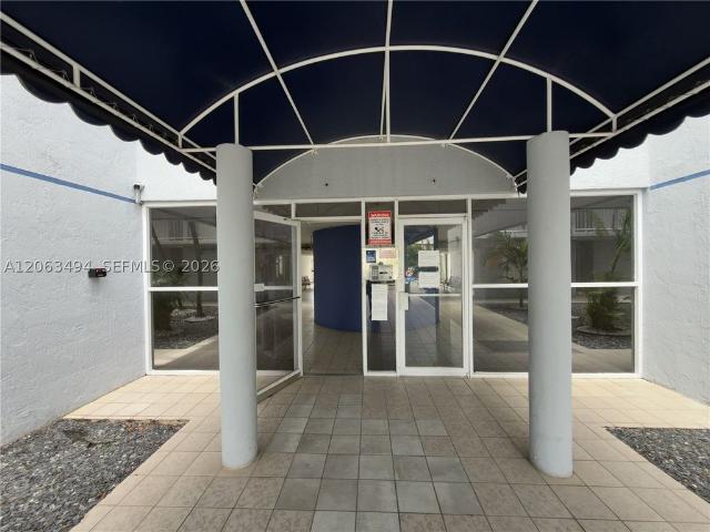 Luxury apartment complex for rent in Miami, United States