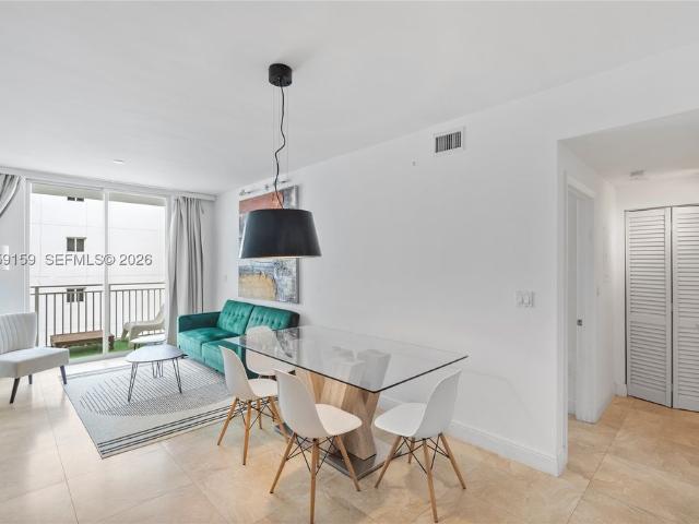 Luxury apartment complex for rent in Miami, United States