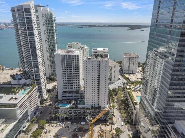 Luxury apartment complex for rent in Miami, United States
