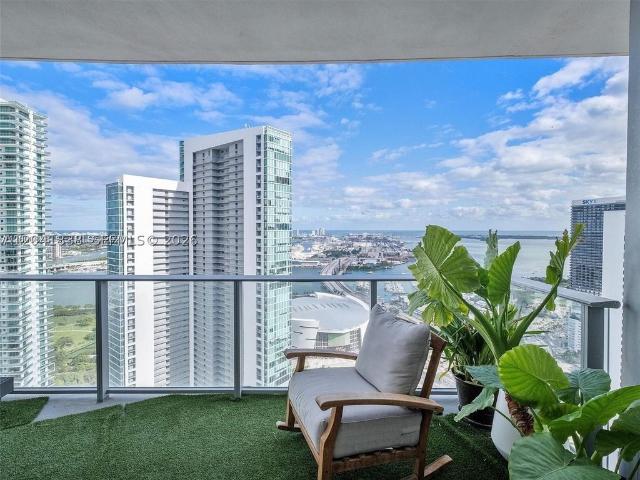 Luxury apartment complex for rent in Miami, United States