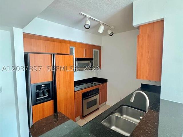 Luxury apartment complex for rent in Miami, United States