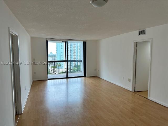 Luxury apartment complex for rent in Miami, United States