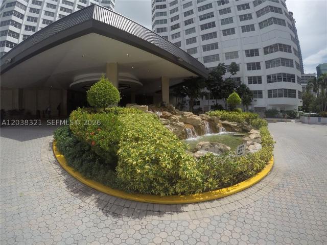 Luxury apartment complex for rent in Miami, United States