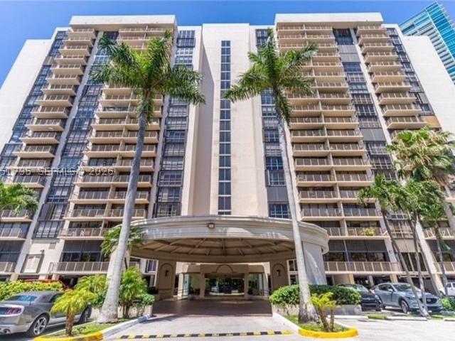 Luxury apartment complex for rent in Miami, United States