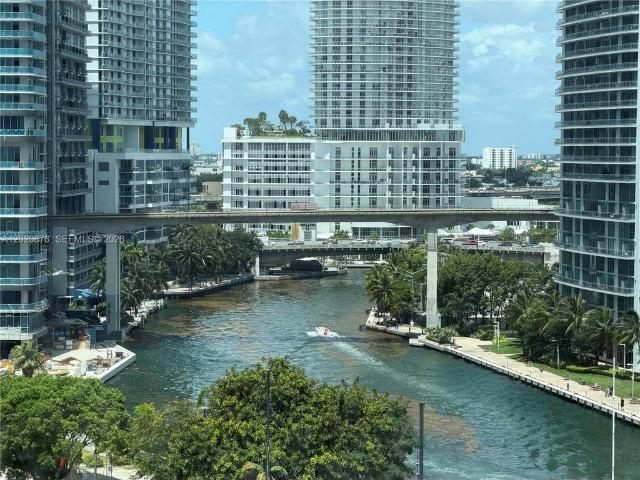 Luxury apartment complex for rent in Miami, United States