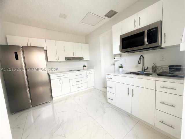 Luxury apartment complex for rent in Miami, United States
