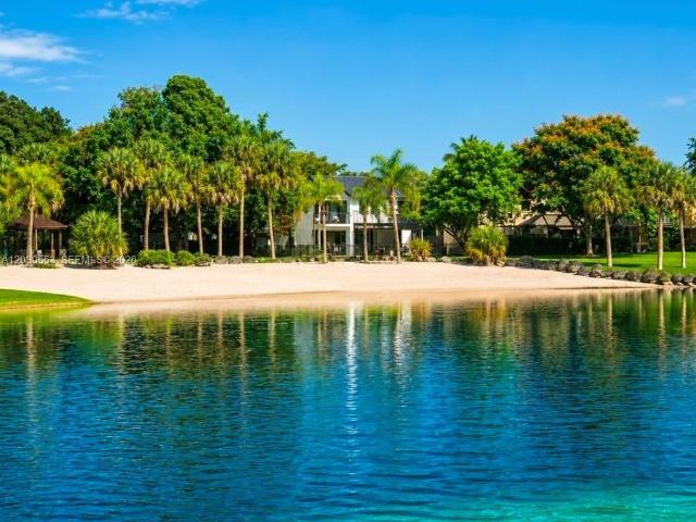 Luxury apartment complex for rent in Miami, United States