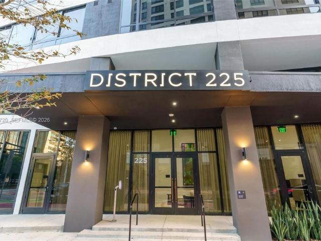 Luxury apartment complex for rent in Miami, United States