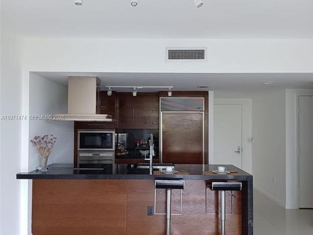Luxury apartment complex for rent in Miami, United States