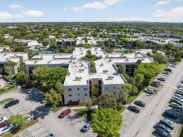 Luxury apartment complex for rent in Miami, United States