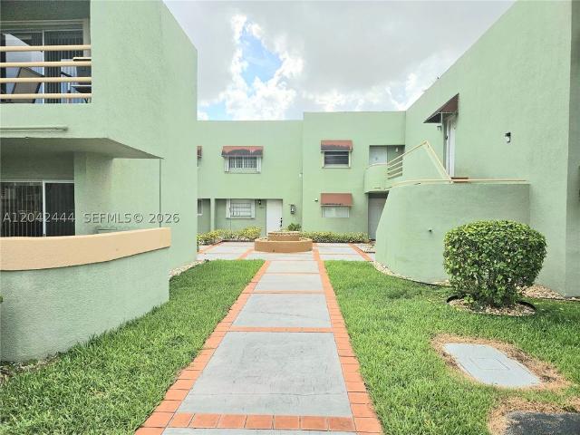Luxury apartment complex for rent in Miami, United States