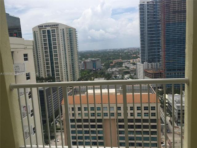 Luxury apartment complex for rent in Miami, United States