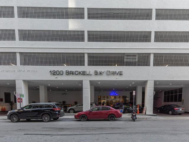 Luxury apartment complex for rent in Miami, United States