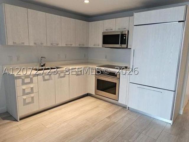 Luxury apartment complex for rent in Miami, United States