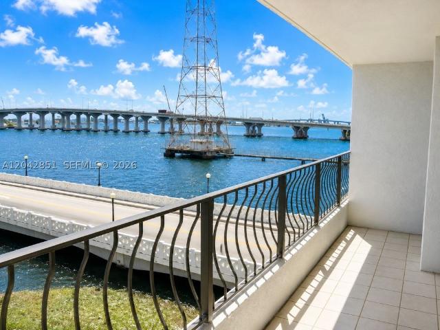 Luxury apartment complex for rent in Miami, United States