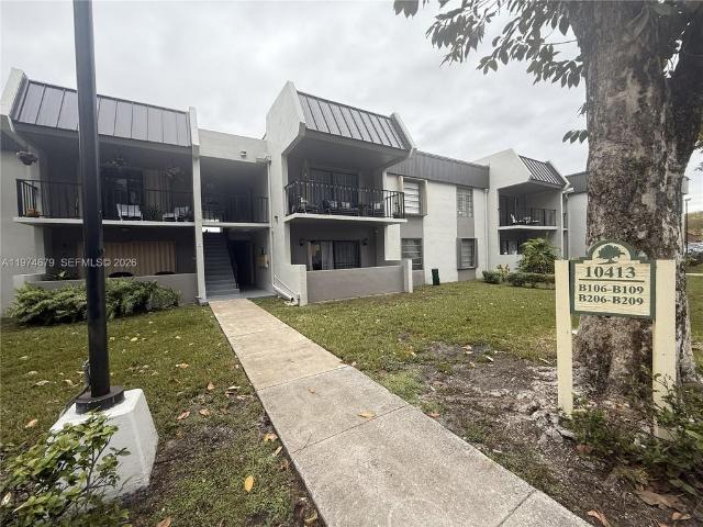 Luxury apartment complex for rent in Miami, United States