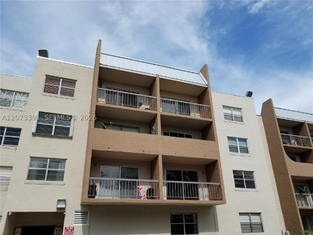 Luxury apartment complex for rent in Miami, United States