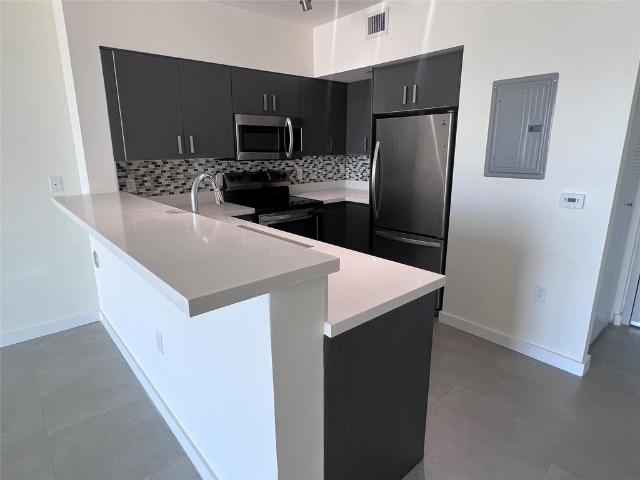 Luxury apartment complex for rent in Miami, United States