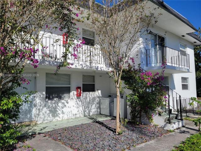 Luxury apartment complex for rent in Miami, United States