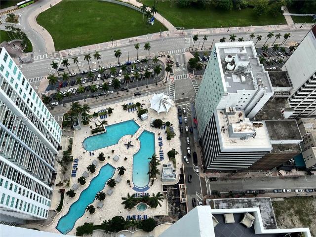 Luxury apartment complex for rent in Miami, United States