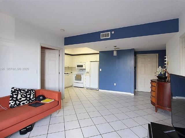 Luxury apartment complex for rent in Miami, United States