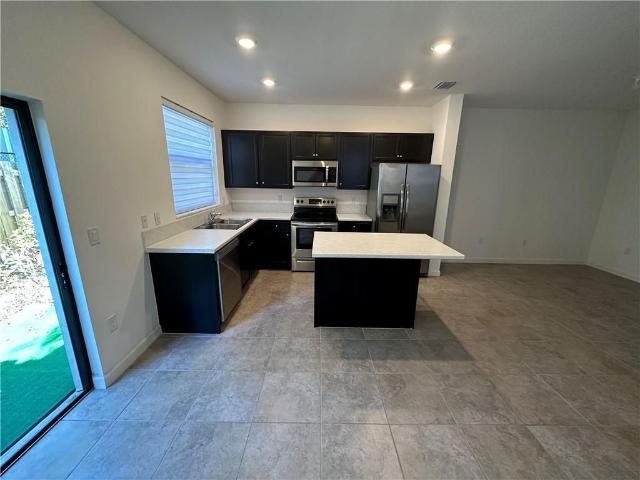 Luxury apartment complex for rent in Miami, United States