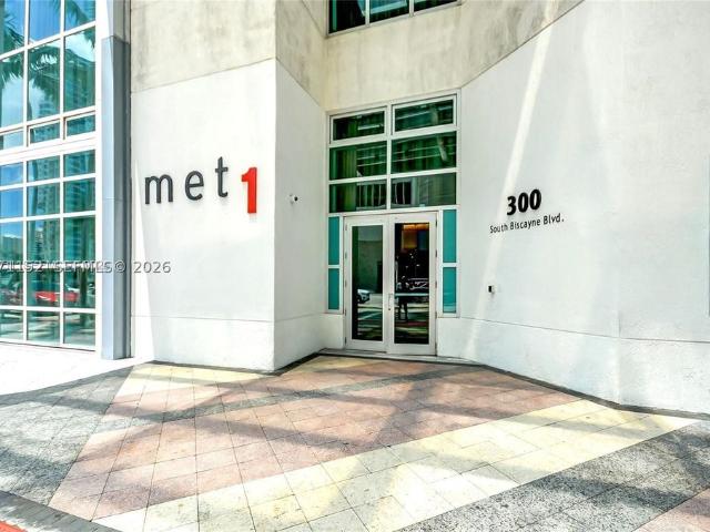 Luxury apartment complex for rent in Miami, United States