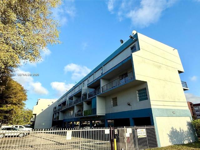 Luxury apartment complex for rent in Miami, United States