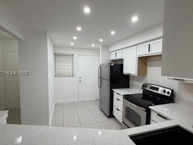 Luxury apartment complex for rent in Miami, United States