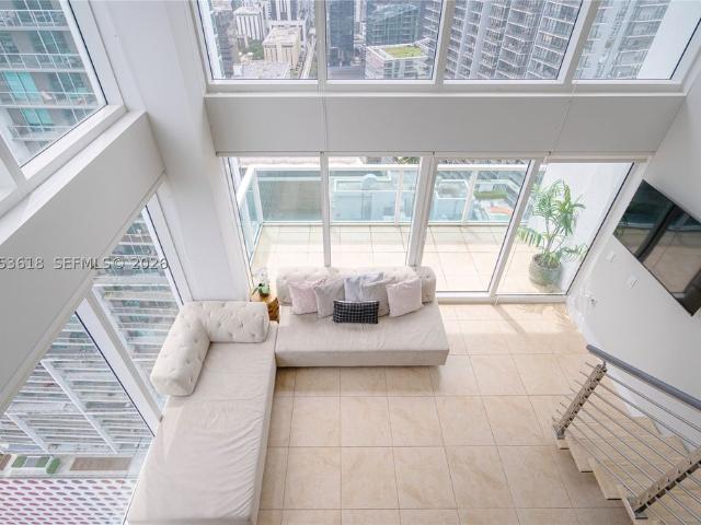 Luxury apartment complex for rent in Miami, United States
