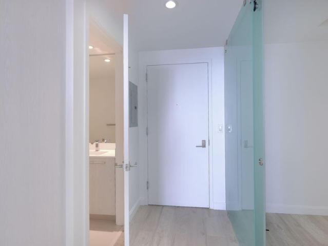 Luxury apartment complex for rent in Miami, United States