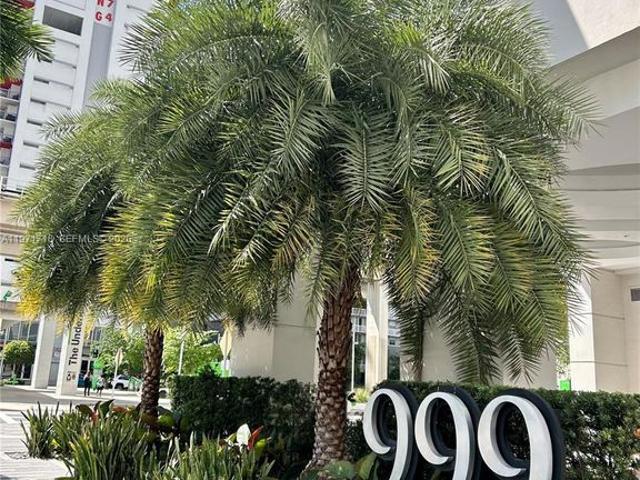 Luxury apartment complex for rent in Miami, United States