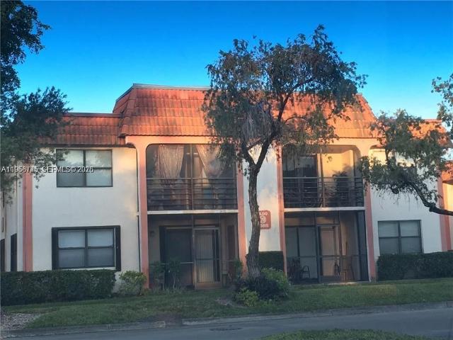 Luxury apartment complex for rent in Miami, United States