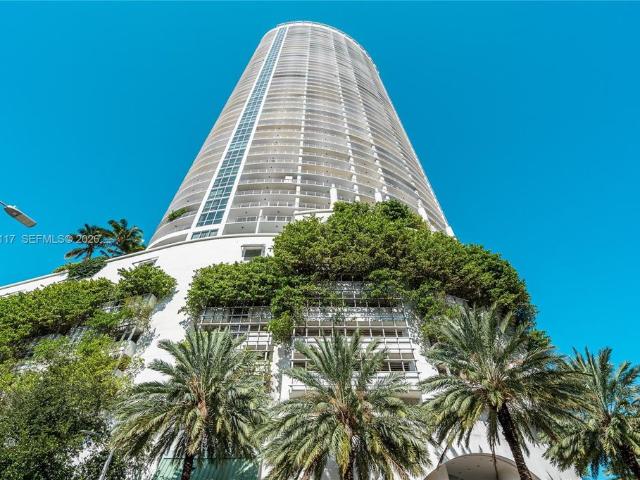 Luxury apartment complex for rent in Miami, United States