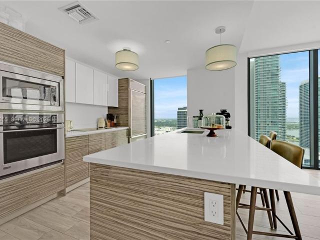 Luxury apartment complex for rent in Miami, United States