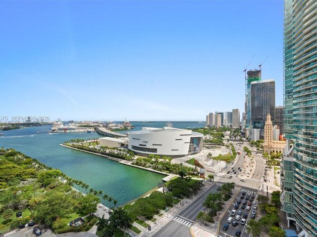 Luxury apartment complex for rent in Miami, United States