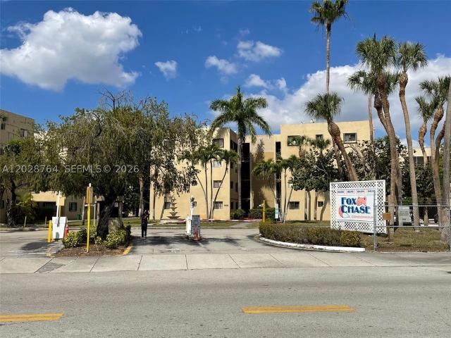 Luxury apartment complex for rent in Miami, United States