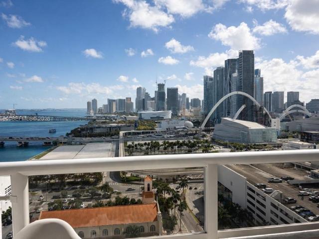 Luxury apartment complex for rent in Miami, United States