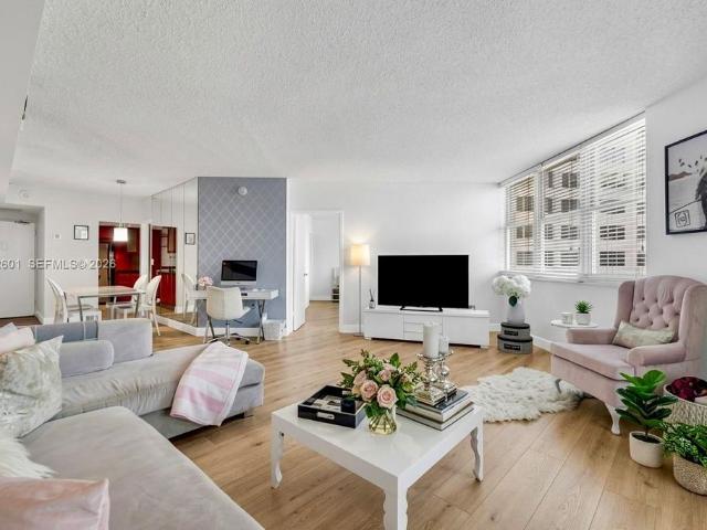 Luxury apartment complex for rent in Miami, United States