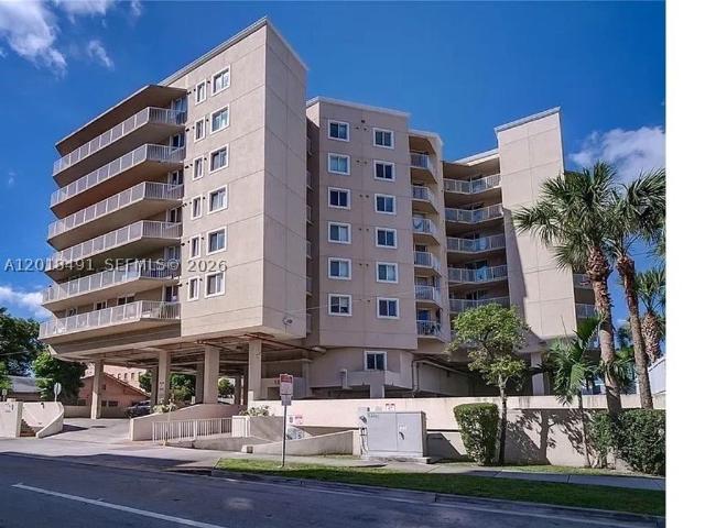 Luxury apartment complex for rent in Miami, United States