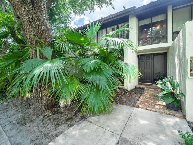 Luxury apartment complex for rent in Miami, United States