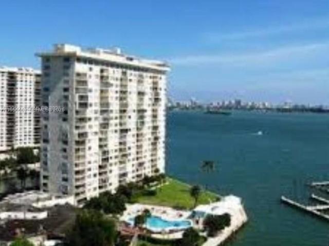 Luxury apartment complex for rent in Miami, United States