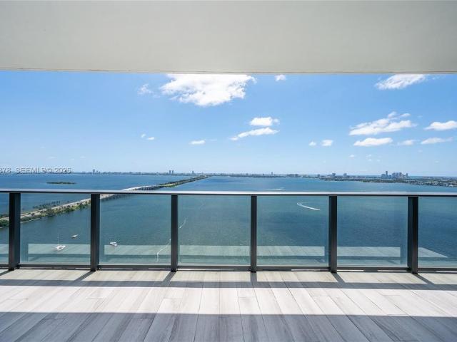 Luxury apartment complex for rent in Miami, United States