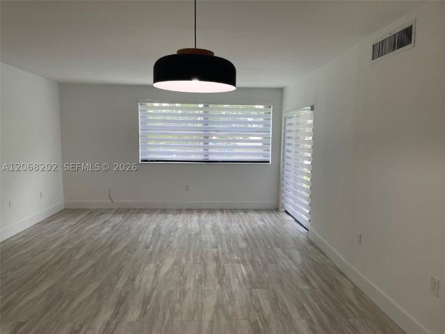 Luxury apartment complex for rent in Miami, United States