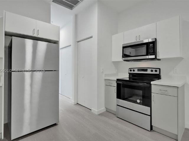 Luxury apartment complex for rent in Miami, United States