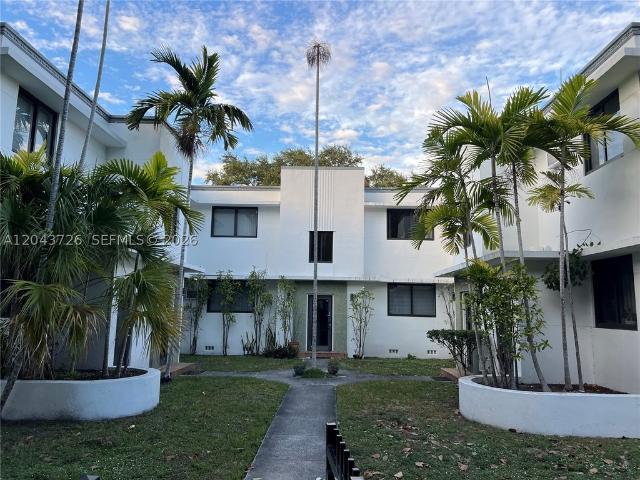 Luxury apartment complex for rent in Miami, United States