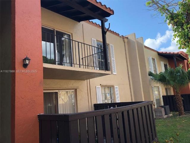 Luxury apartment complex for rent in Miami, United States