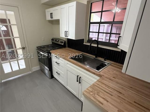 Luxury apartment complex for rent in Miami, United States