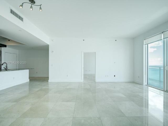 Luxury apartment complex for rent in Miami, United States